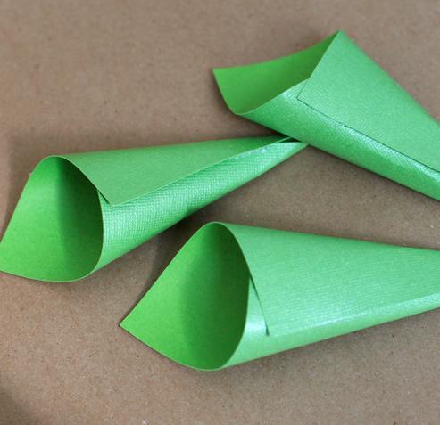 Comment faire un cornet en papier - 10 étapes