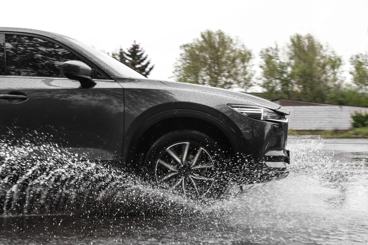 Qu'est-ce que l'aquaplaning et comment l'éviter