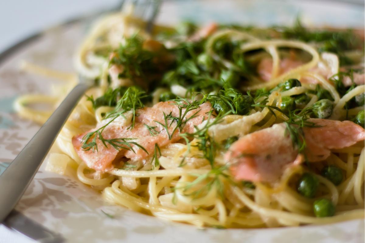 Recette de PÂTES au SAUMON - Délicieuse et FACILE