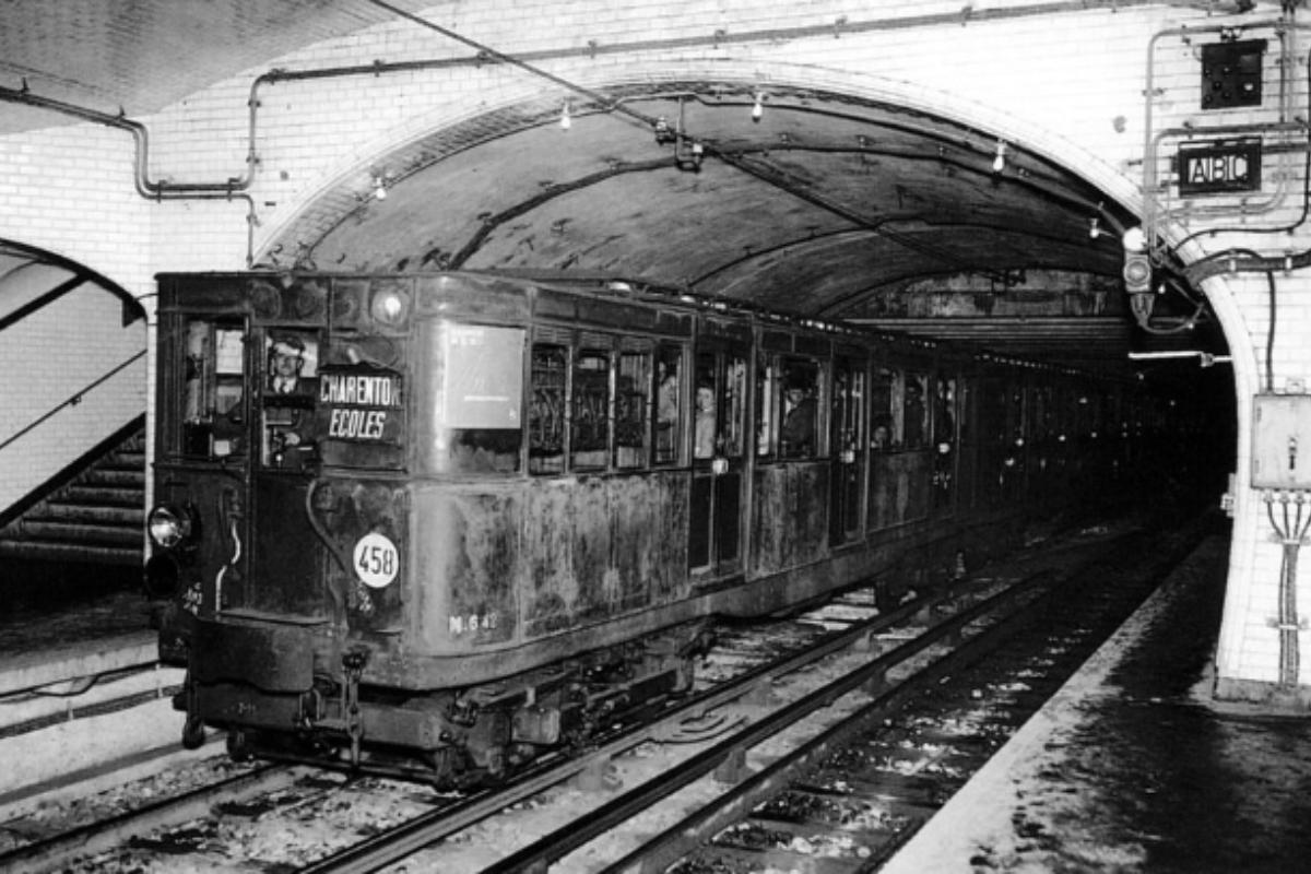 Premier métro du monde - Londres (1863). Découvrez-le
