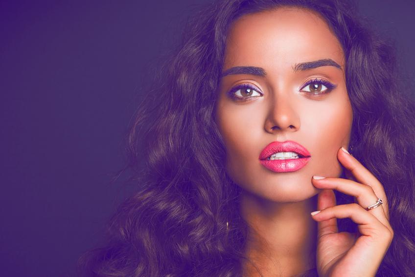 Comment maquiller une peau mate - Tout savoir