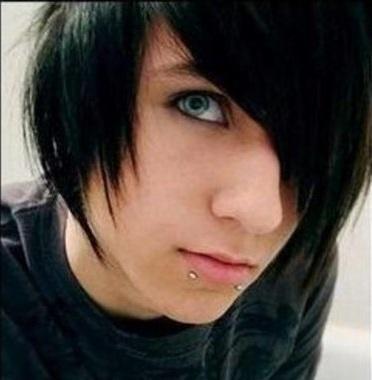 Comment s'habiller en style emo - 7 étapes