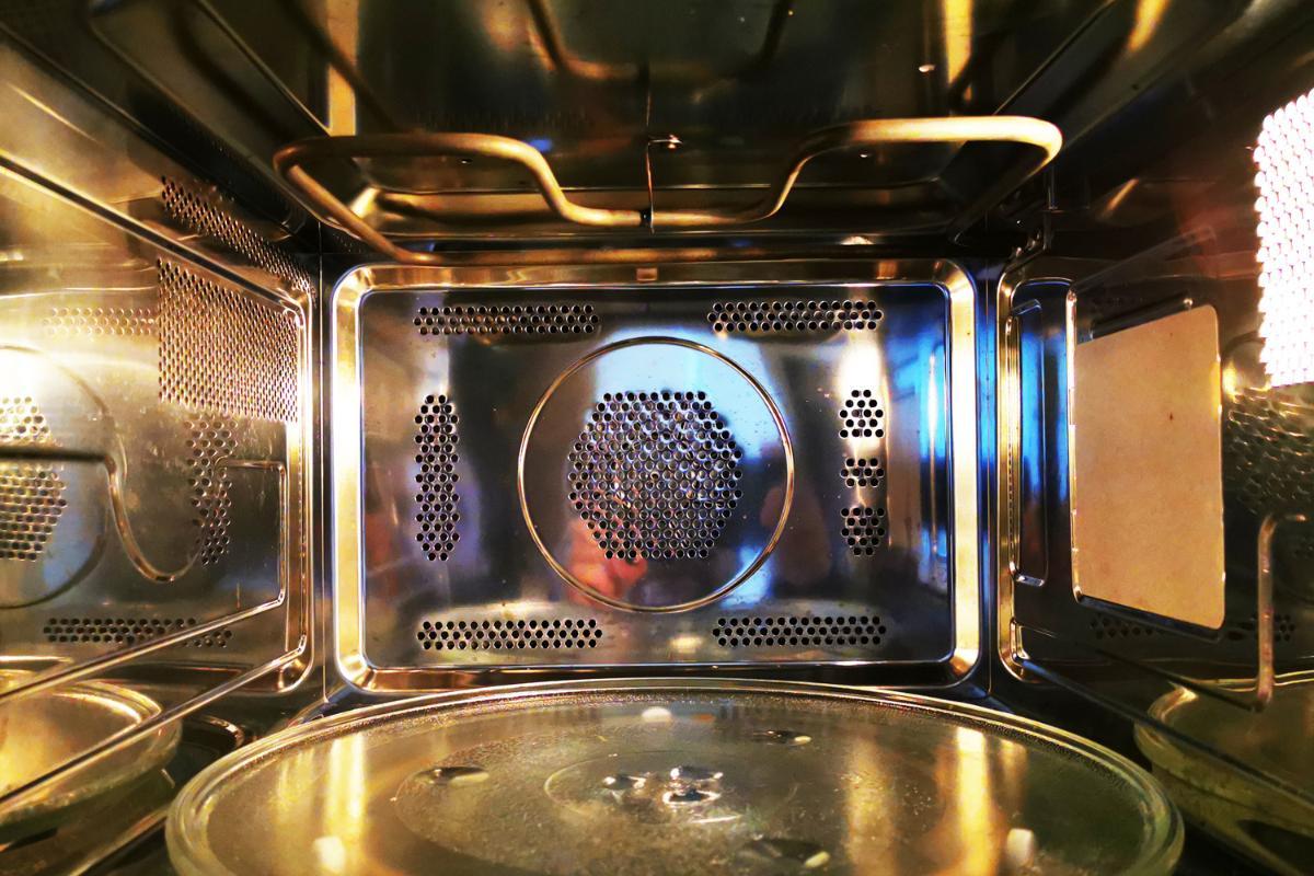 Fonction grill du micro-ondes - Comment l'utiliser à quoi elle sert