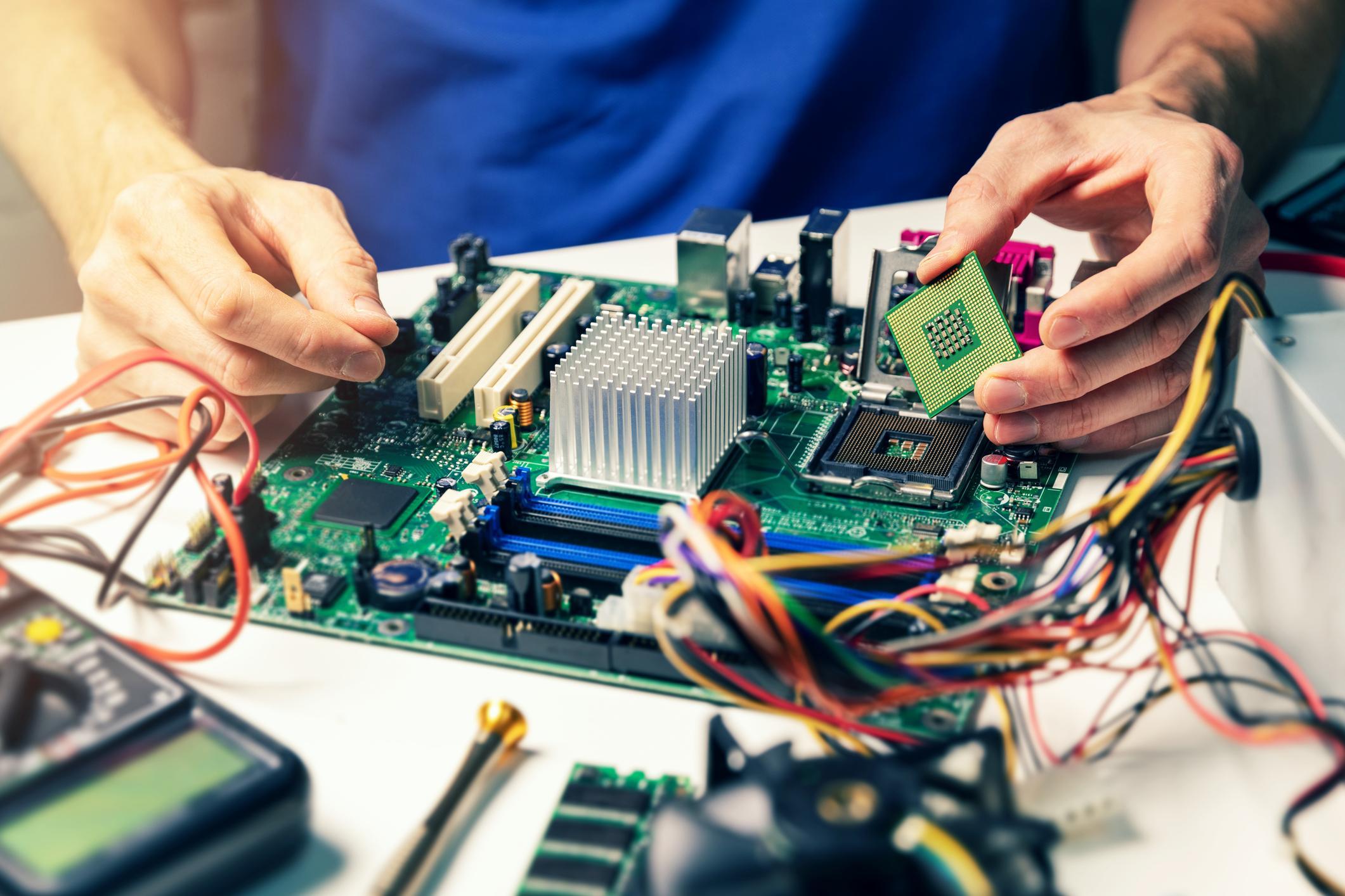 6 Différences entre HARDWARE et SOFTWARE